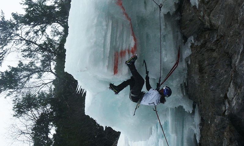 Upside Down at Pont-Rouge : North East Ice